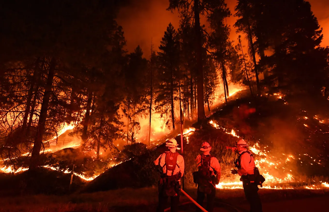 Carr Fire, California: What Is a Fire Tornado? - Newsweek