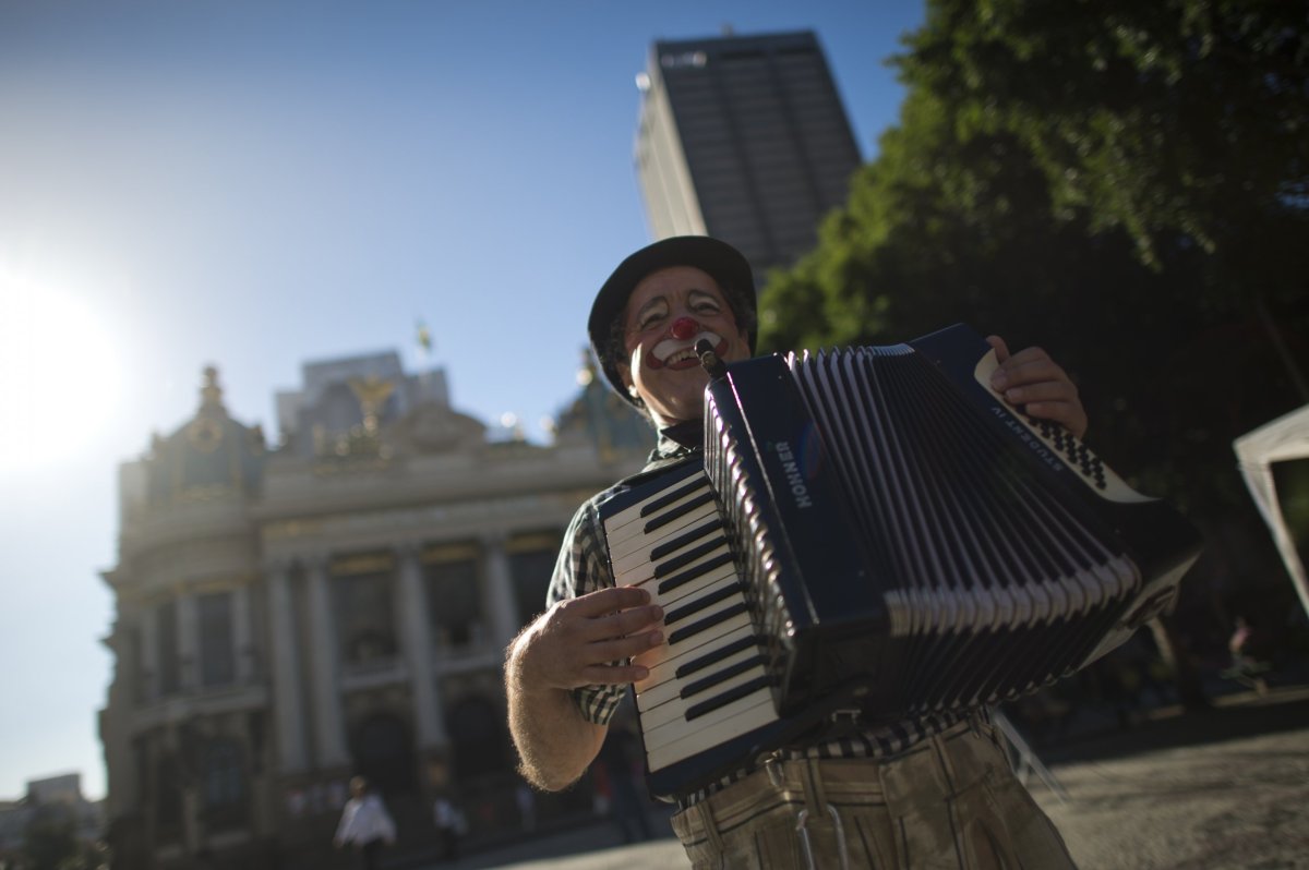 Man’s Response to Neo-Nazi Robo Caller? Send Clowns Playing the ...