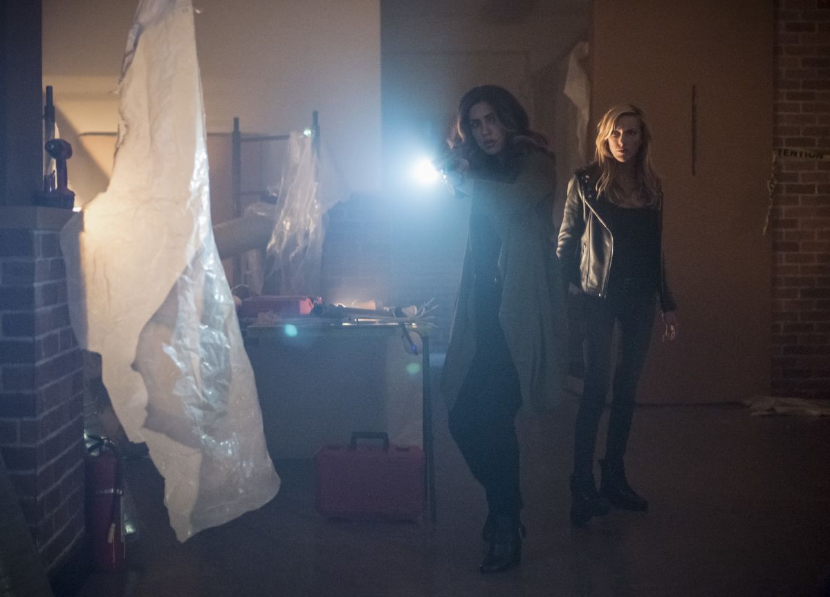 ‘Arrow’ Season 7 Episode 2, ‘Longbow Hunters,’ Sets Stage for Torture ...