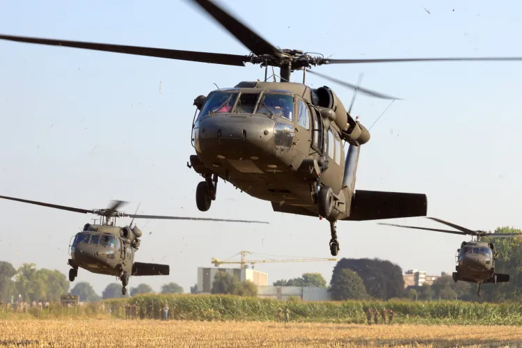 DARPA Wants to Start Testing Autonomous Flight in Black Hawk ...