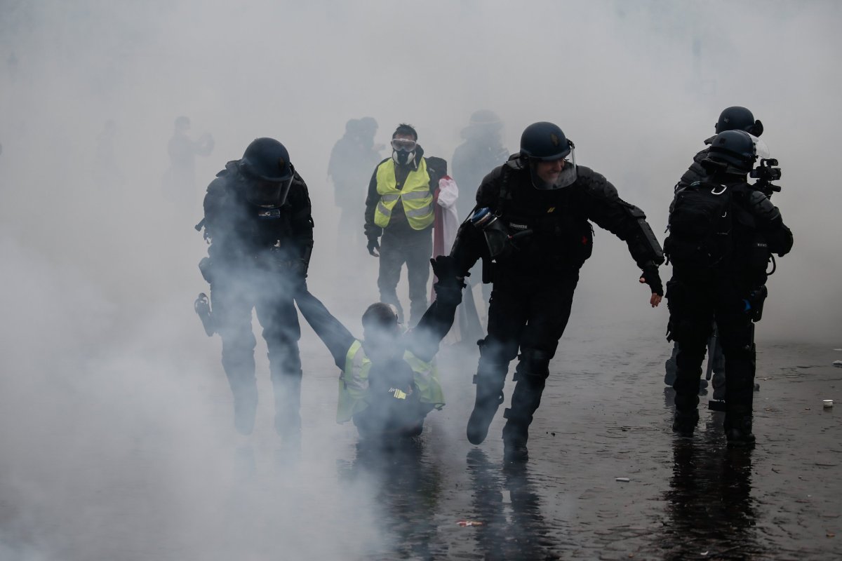 Macron Declares Dramatic U-turn on Carbon Tax Amid Weekend of Riots And ...