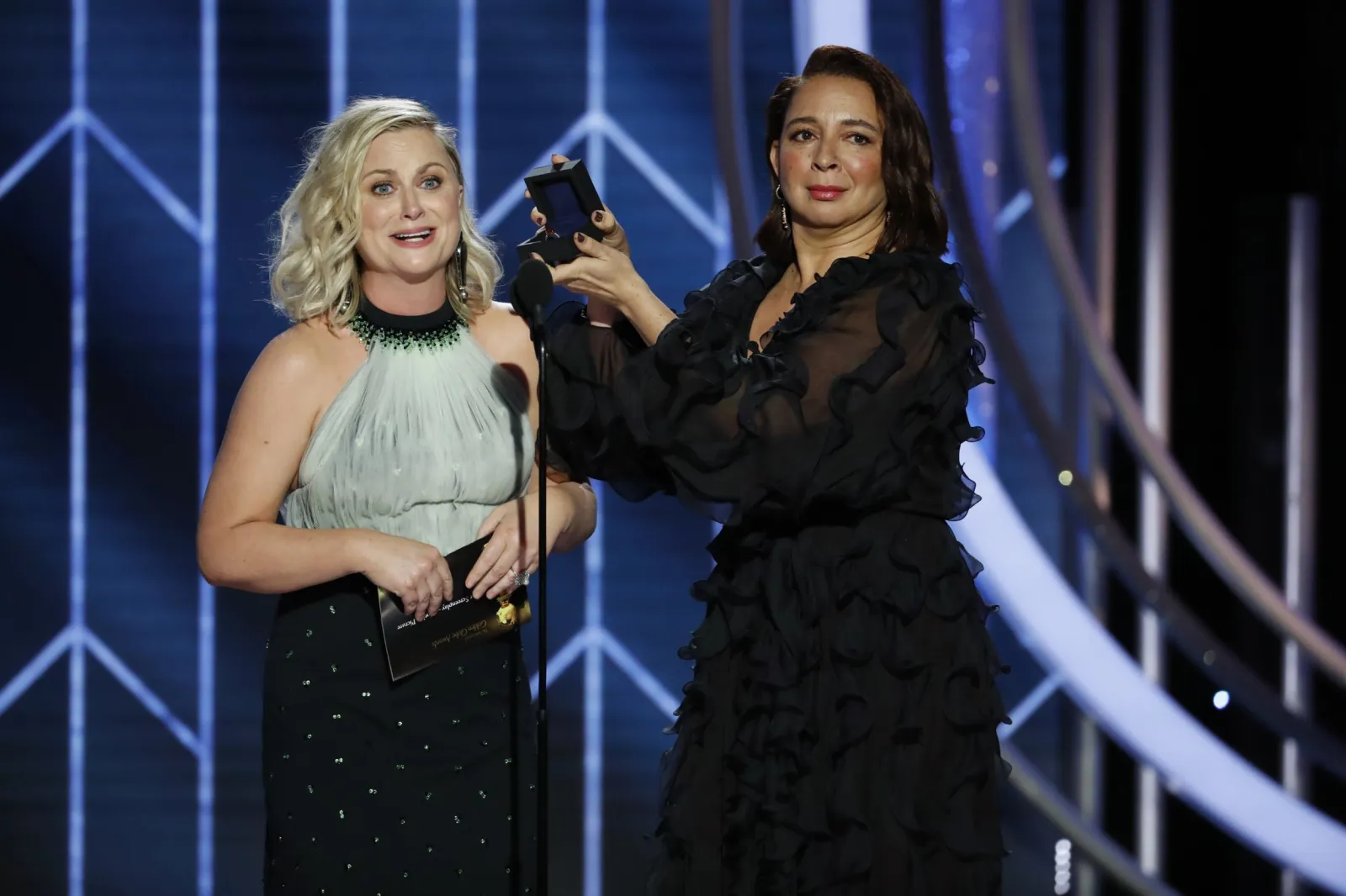 Who Will Host the 2019 Oscars? Amy Poehler and Maya Rudolph Look to be ...