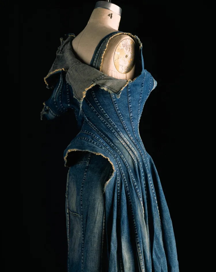 The 25 Most Iconic Fashion Ensembles in the History of the Museum at F ...