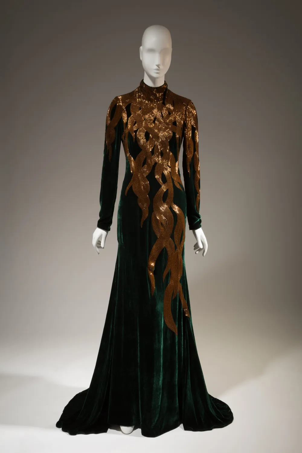 The 25 Most Iconic Fashion Ensembles in the History of the Museum at F ...