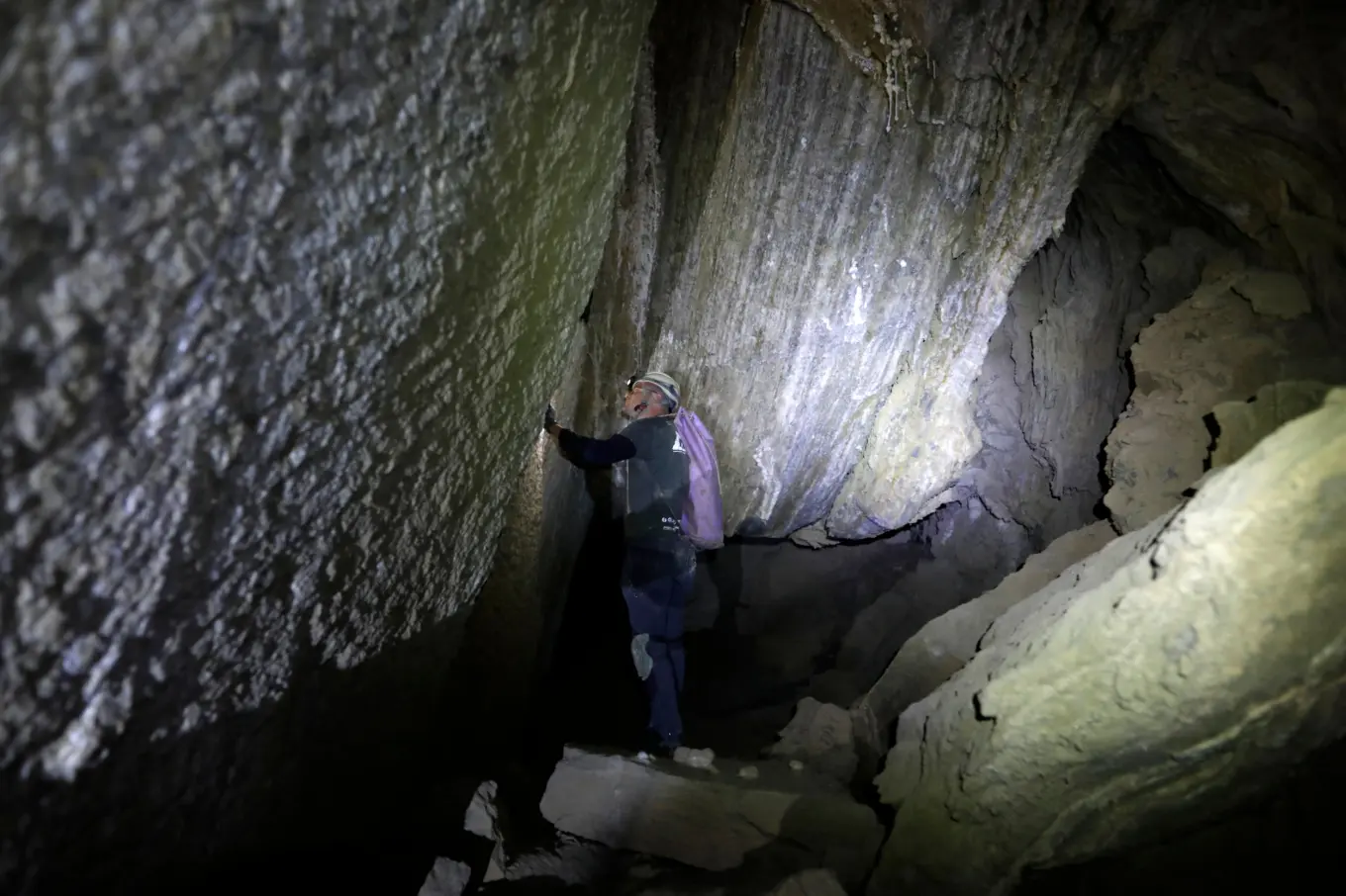 7,000-year-old Mount Sodom Salt Cave Is World’s Longest, ... - Newsweek