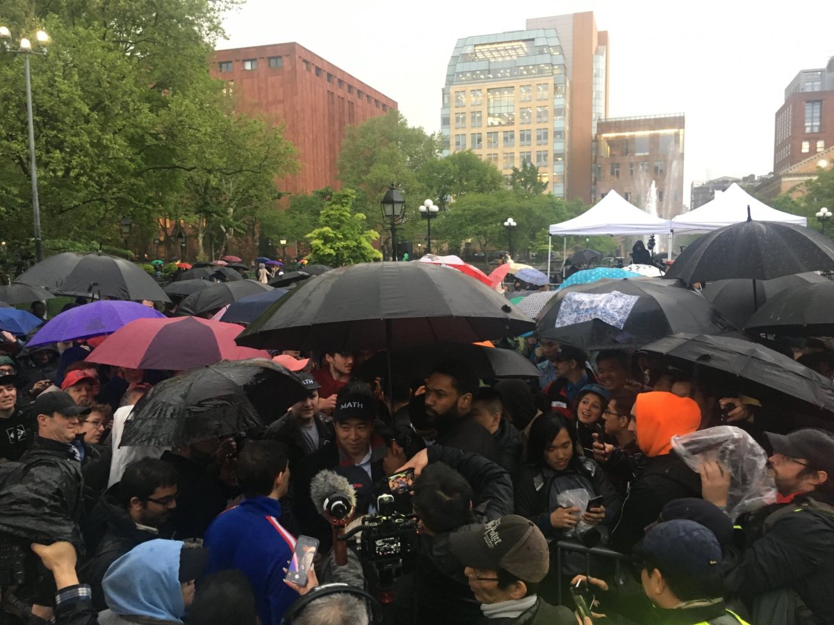 Andrew Yang Excites Young NYC Crowd by Sidestepping Trump and Talking ...