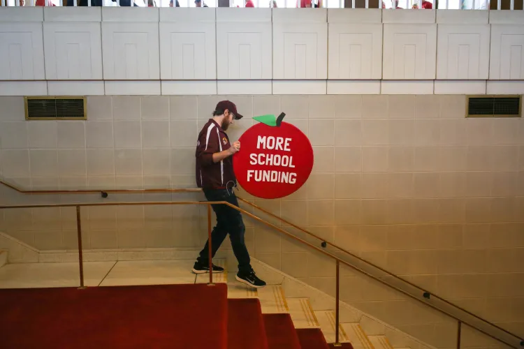 Alaska Legislators Fail to Override Budget Cuts, University Students ...