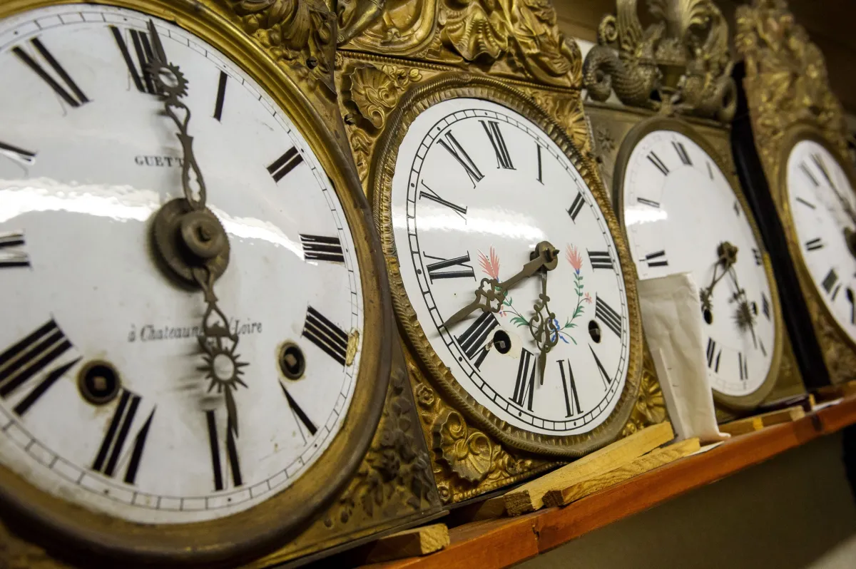 When Do We Fall Back? Time Change Date for Autumn Season - Newsweek
