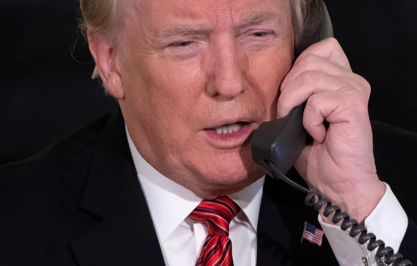 Trump ‘Fawning’ to Putin and other Authoritarians in ‘Embarrassing ...