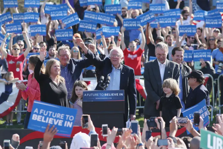 Neuroendocrine Cancer: Bernie Sanders’ Daughter-in-law Raine Riggs Dies ...