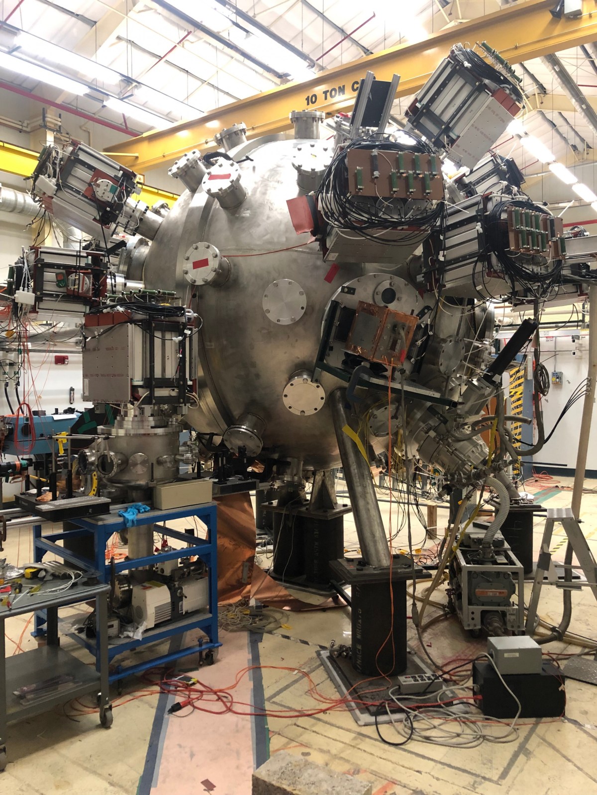 American Scientists Are About to Start Shooting Plasma Guns in a Bid to ...