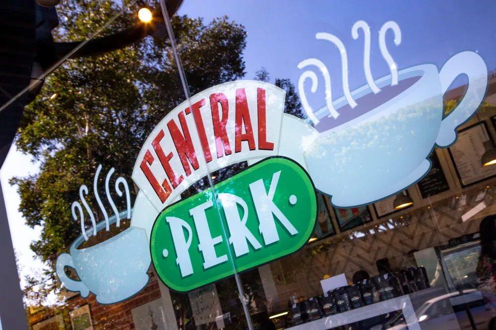 Iconic 'Friends' Coffeehouse to Receive Permanent New York Location ...