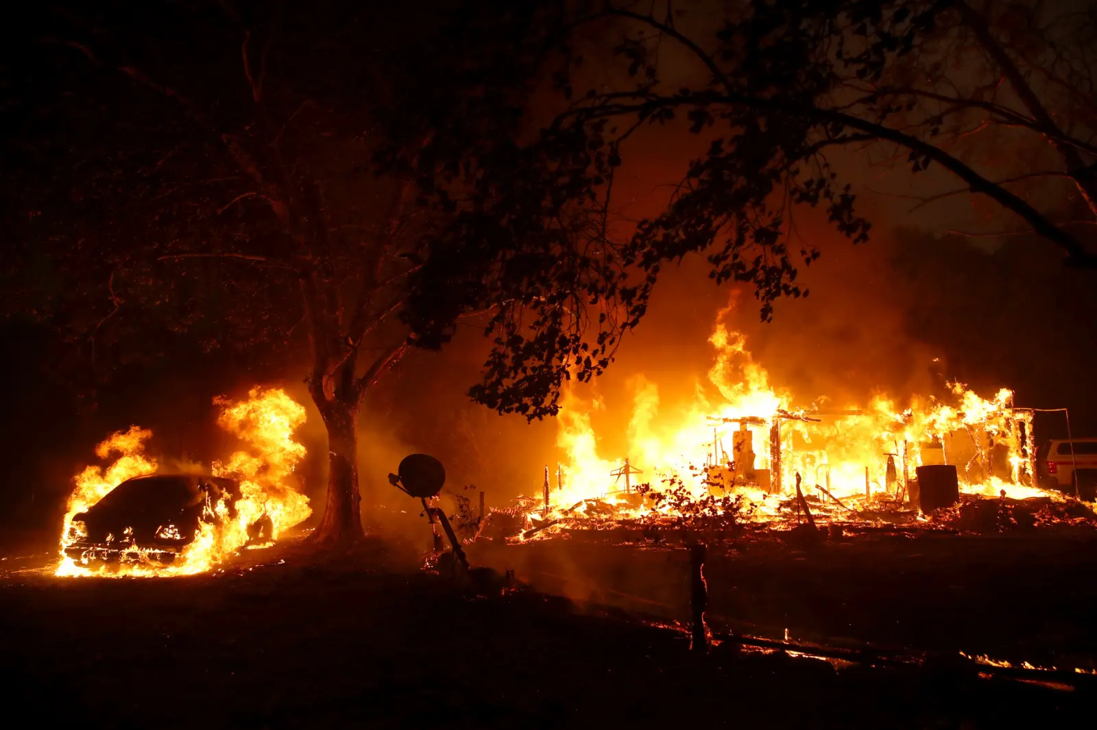 California Wildfire Map: Kincade and Tick Fires Spread, E... - Newsweek