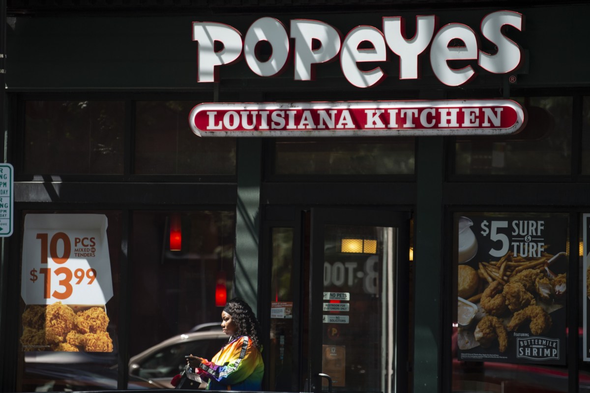 Popeyes Chicken Sandwich Return Date: Chain Confirms Meal is Coming ...