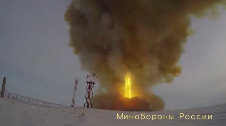 U.S. Inspectors Watch Russia Show Off Hypersonic Nuclear Missile Putin ...