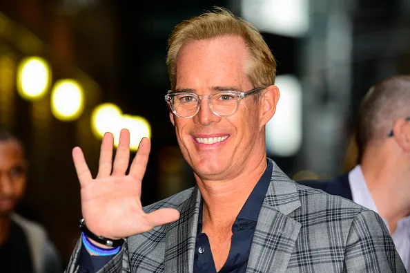 Sports Announcer Joe Buck Asks Twitter Followers For Home and Work ...