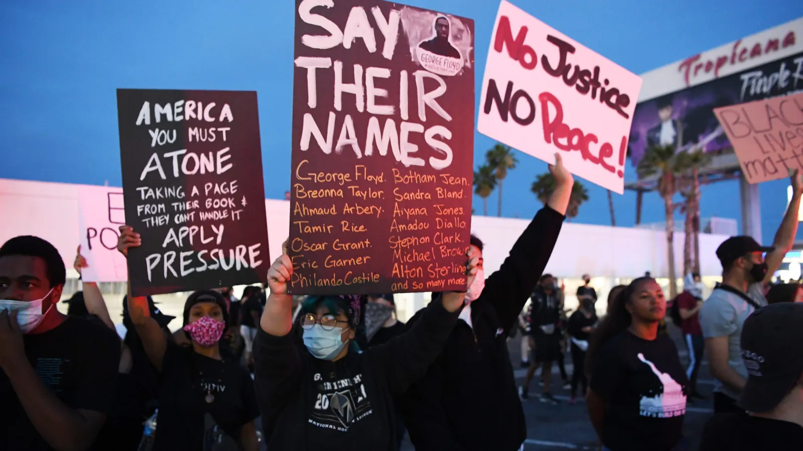 Minneapolis Police Used Neck Restraints 237 Times, Left 44 People ...