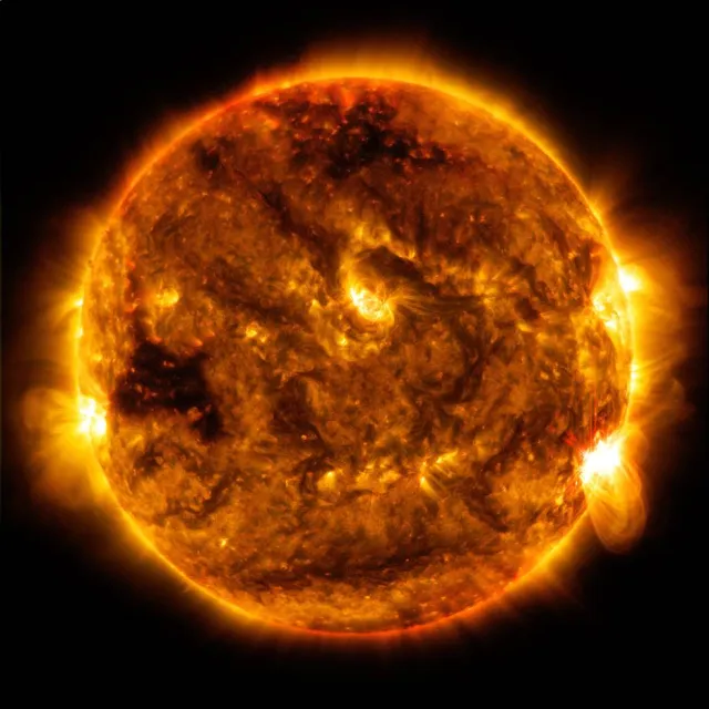 Mars-sized ‘Light-bridge’ on Surface of Sun Appears to Signal Break-up ...