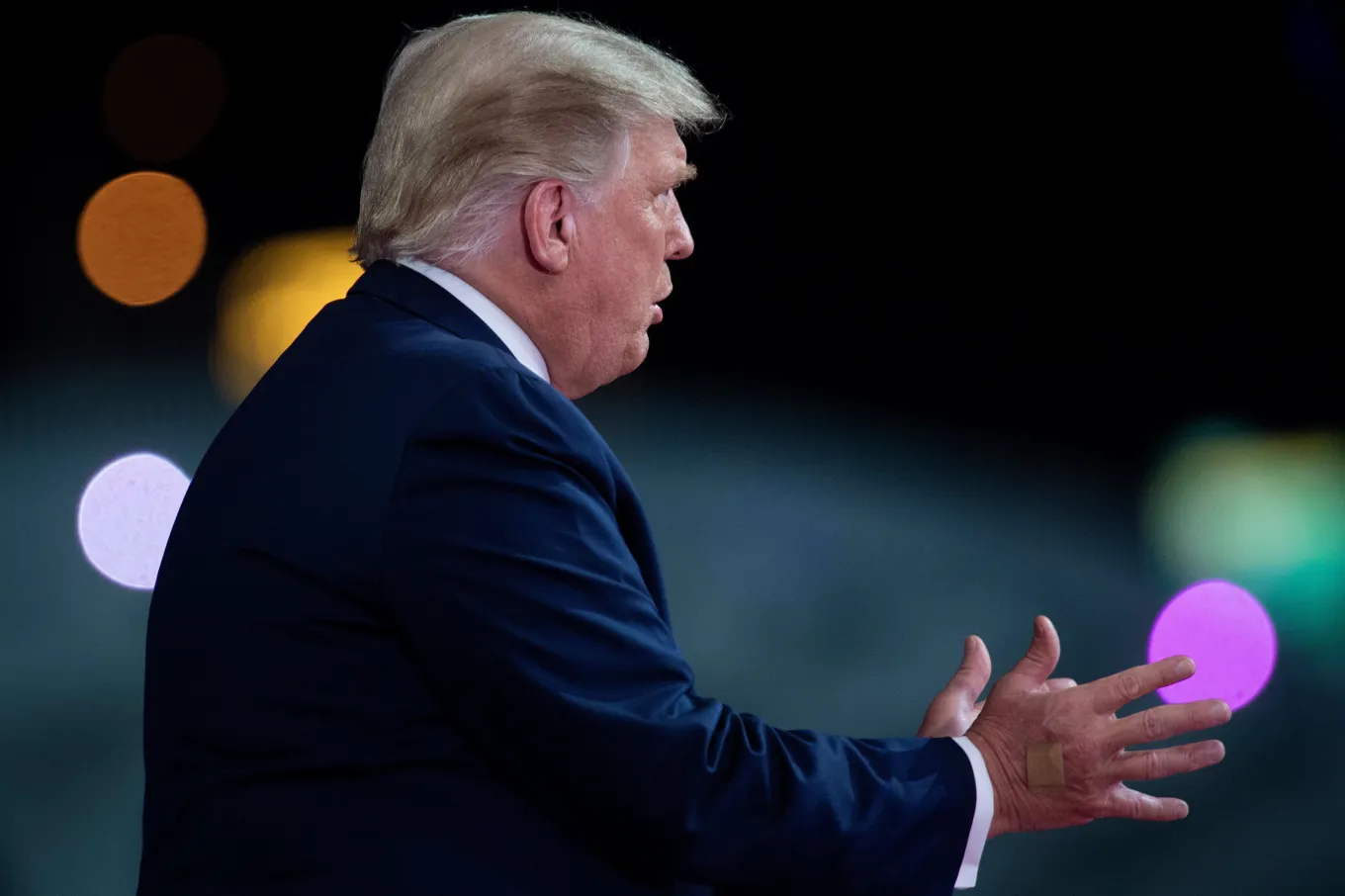Donald Trump Has Promoted QAnon-Linked Twitter Accounts More Than 250 ...