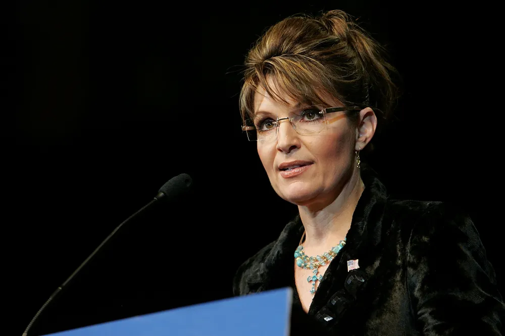 Twitter Reacts to Sarah Palin’s Bizarre Viral Video - Newsweek