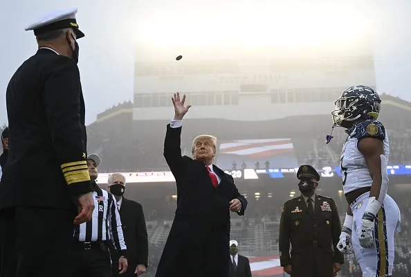 Trump Gets Rousing Ovation From Cadets, Midshipmen at Army-Navy Game ...