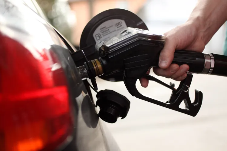 TikToker Posts Viral Video of Woman’s Bizarre Meltdown Over Gas Pump ...
