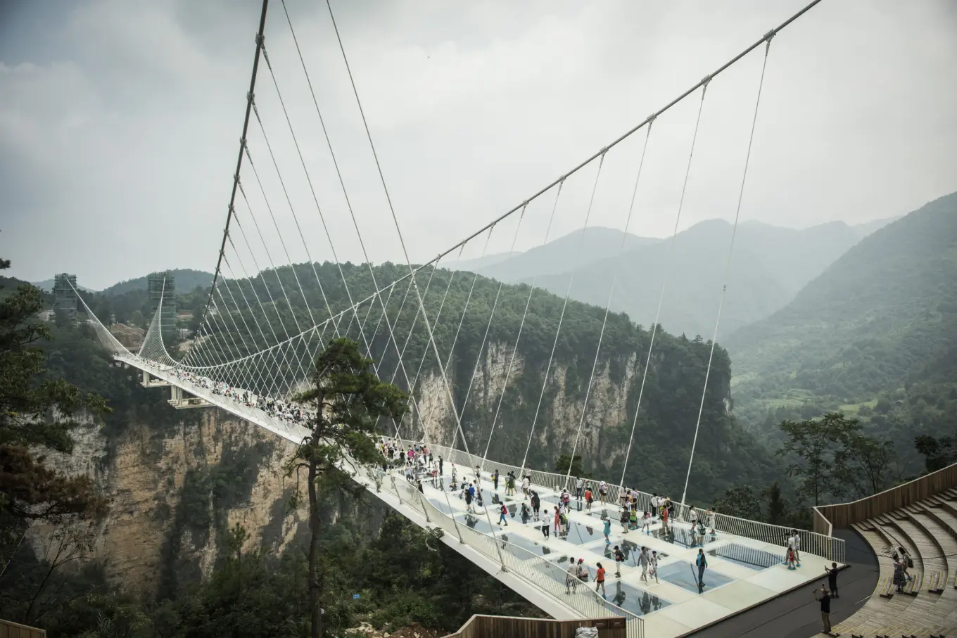Chinese Glass Bridge Breaks Leaving Tourist Clinging on 330ft Above the ...