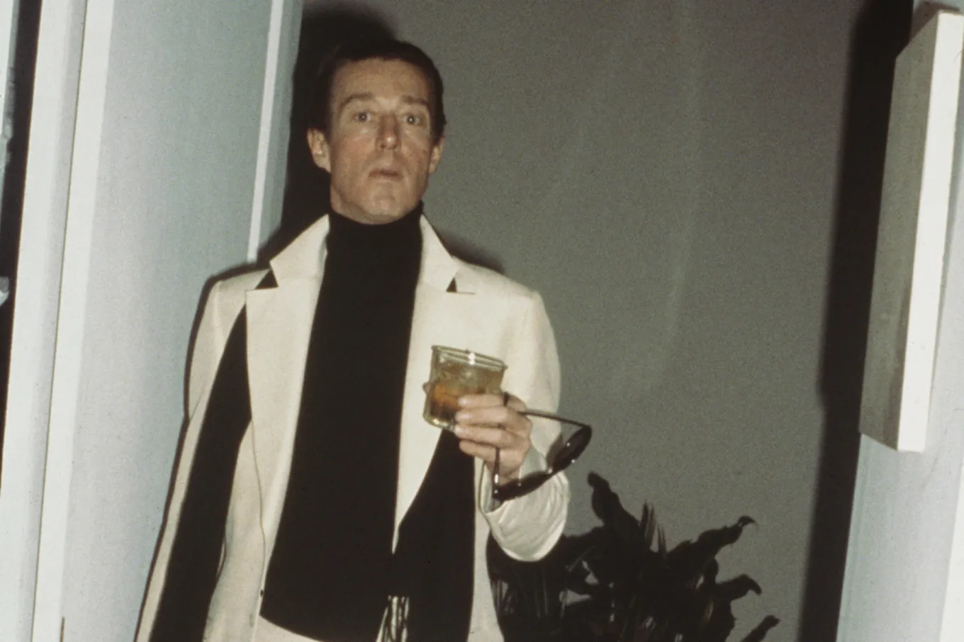 ‘Halston’ on Netflix: The True Story of Halston’s Boyfriends and What ...