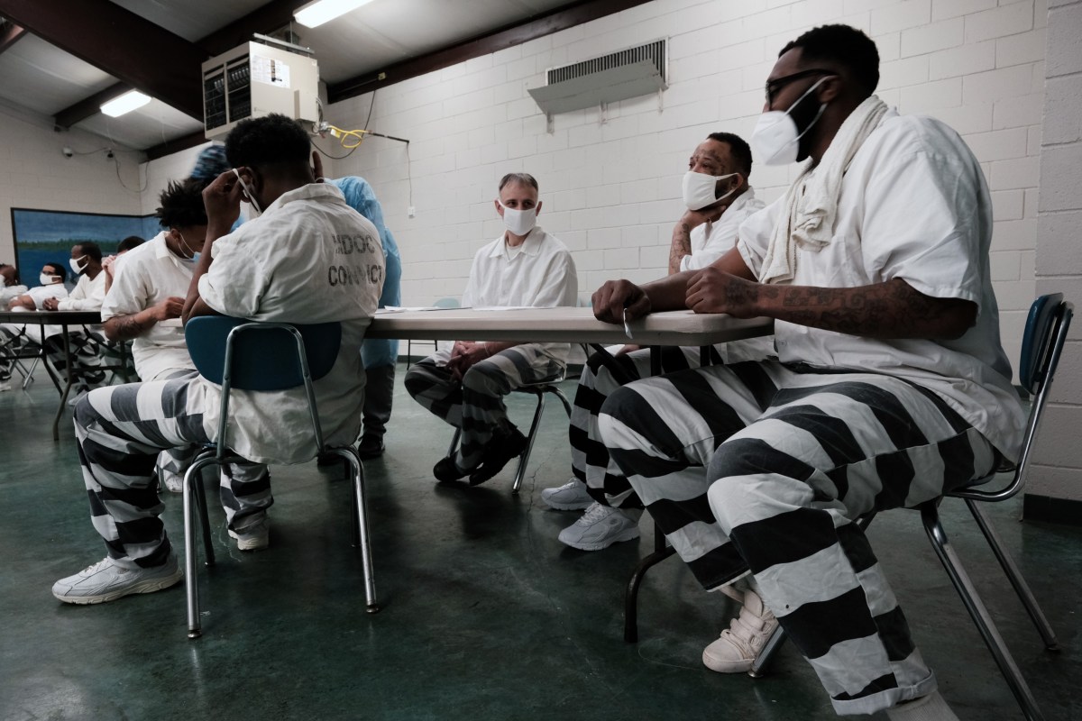 Number of Jailed Individuals in U.S. Dropped by 185K During COVID-19 ...