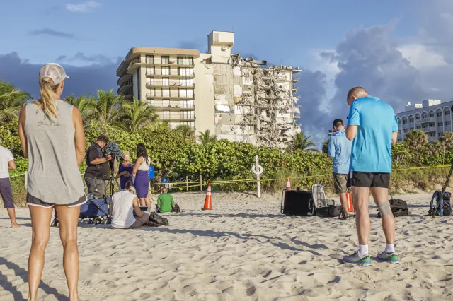 Mexican and Israeli Task Forces Join Search For Survivors in Surfside ...