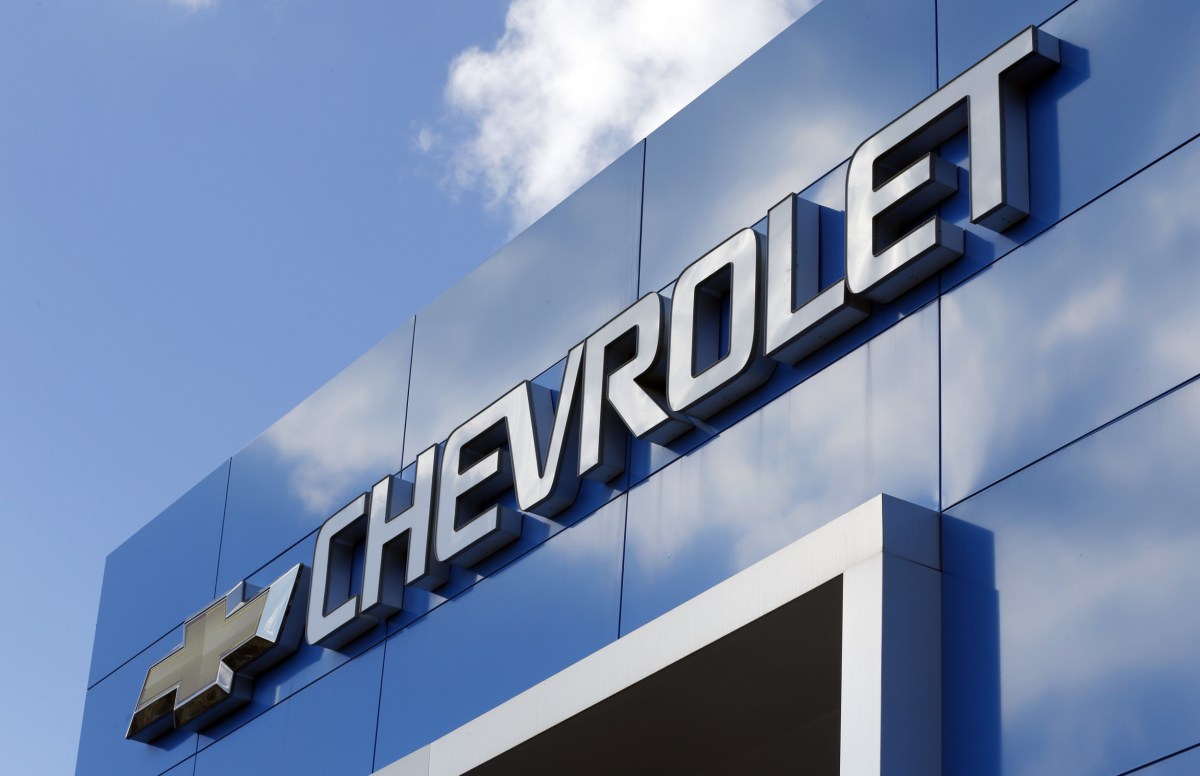 Chevrolet Reveals 1,004-HP Crate Engine, Its Most Powerful Ever - Newsweek