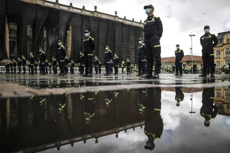 Colombia Announces Body Cameras, Uniform Changes for Police in Reform ...