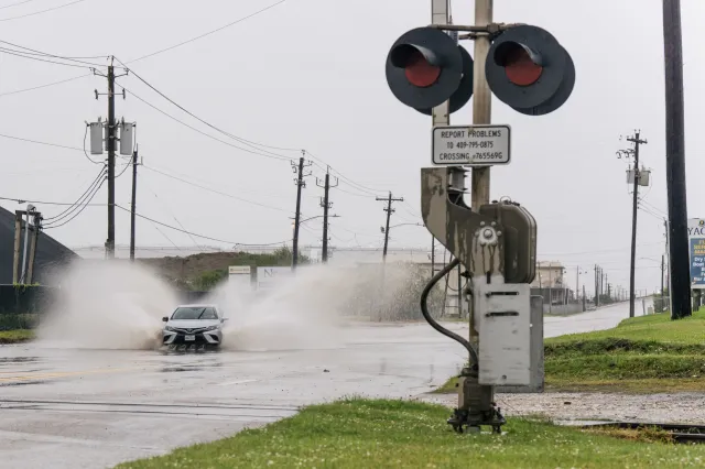 Hurricane Nicholas Path, Update as Storm Hits Houston After Texas ...