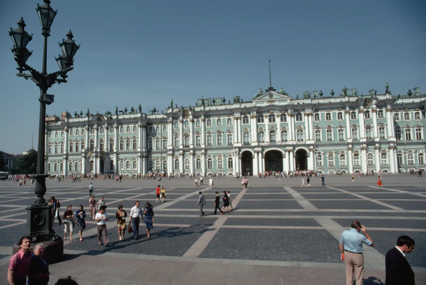 The 20 Biggest Museums in the World - Newsweek