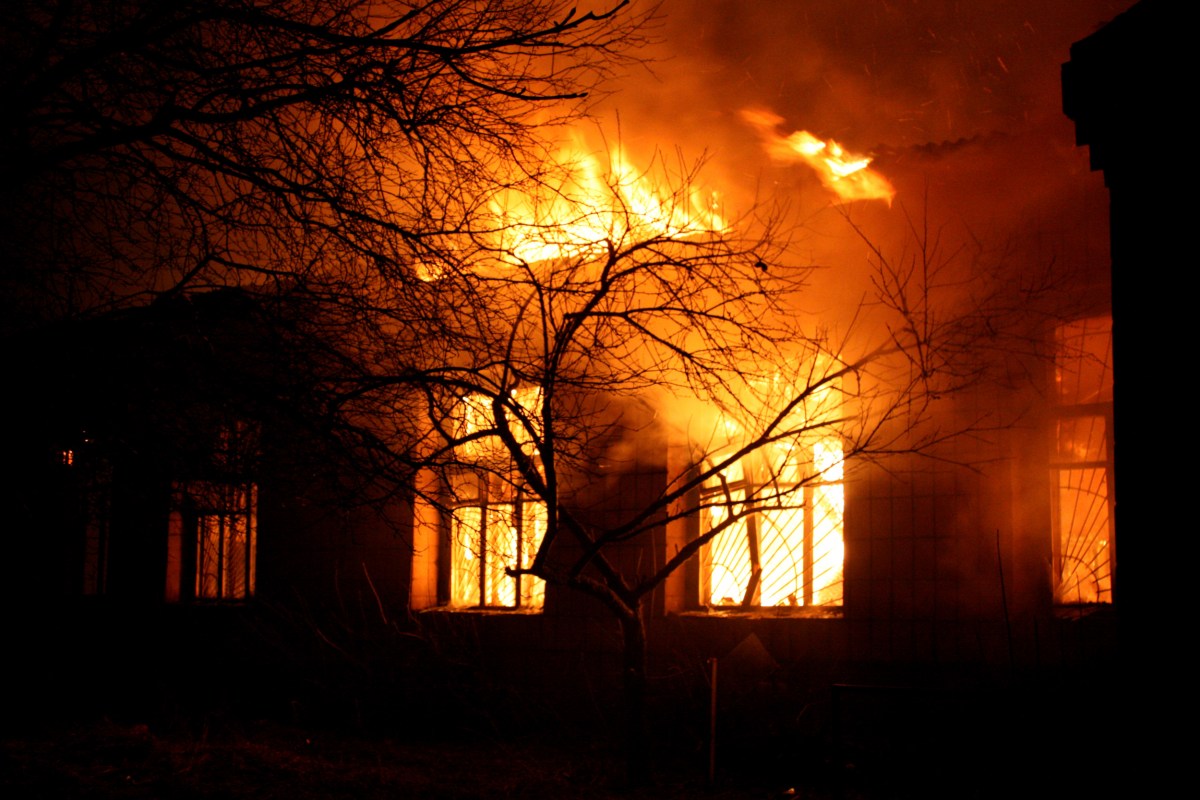 Man Captures Moment His Building Catches Fire As He Grabs His Pets and ...