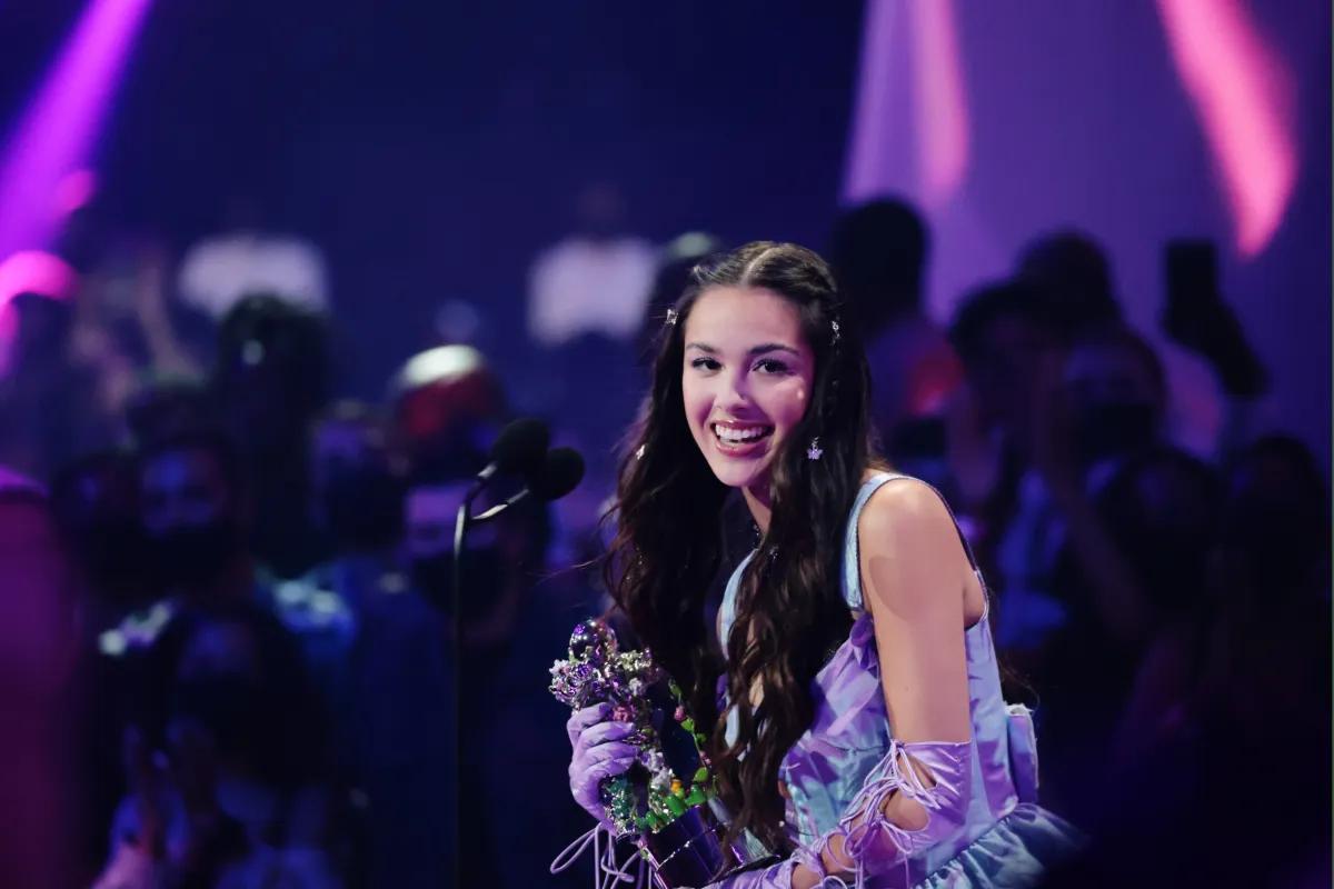 Uncanny Olivia Rodrigo Lookalike Goes Viral Online: “Could Be Her Twin ...