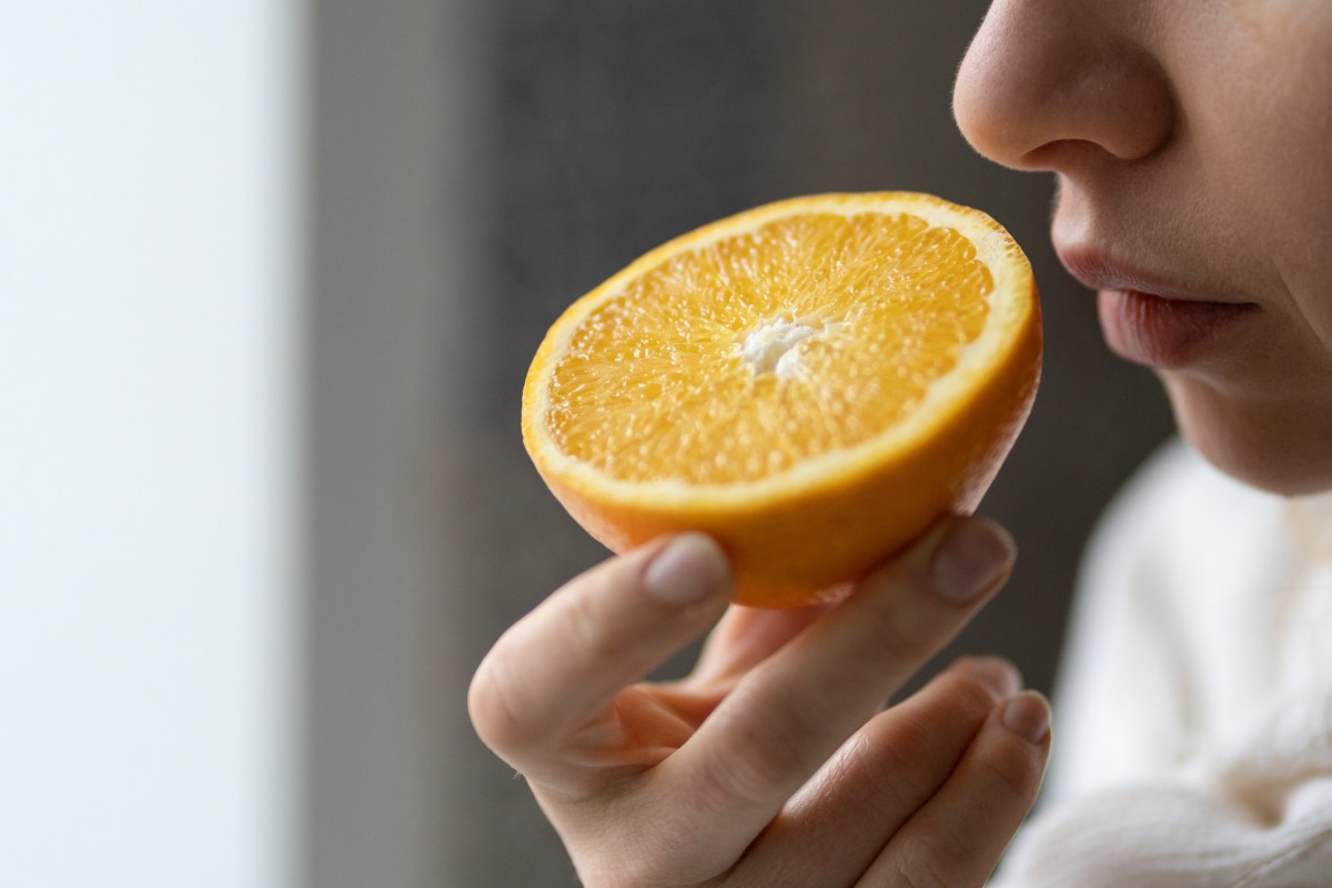 Food Tastes Like Garbage for 20-Year-Old Who Caught COVID 10 Months Ago ...