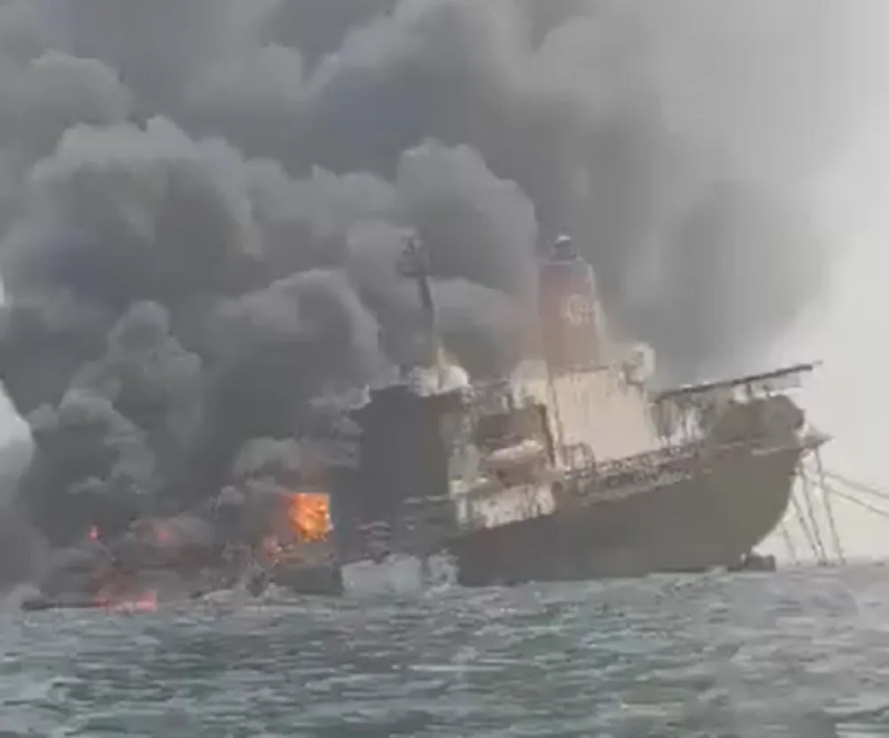 Trinity Spirit Oil Tanker That Can Carry 2 Million Barrels Explodes at ...