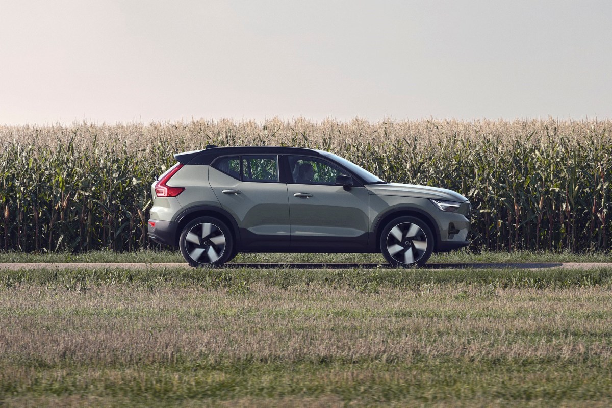 2022 Volvo XC40 Recharge Review: Electron-Powered, Lightning Fast ...