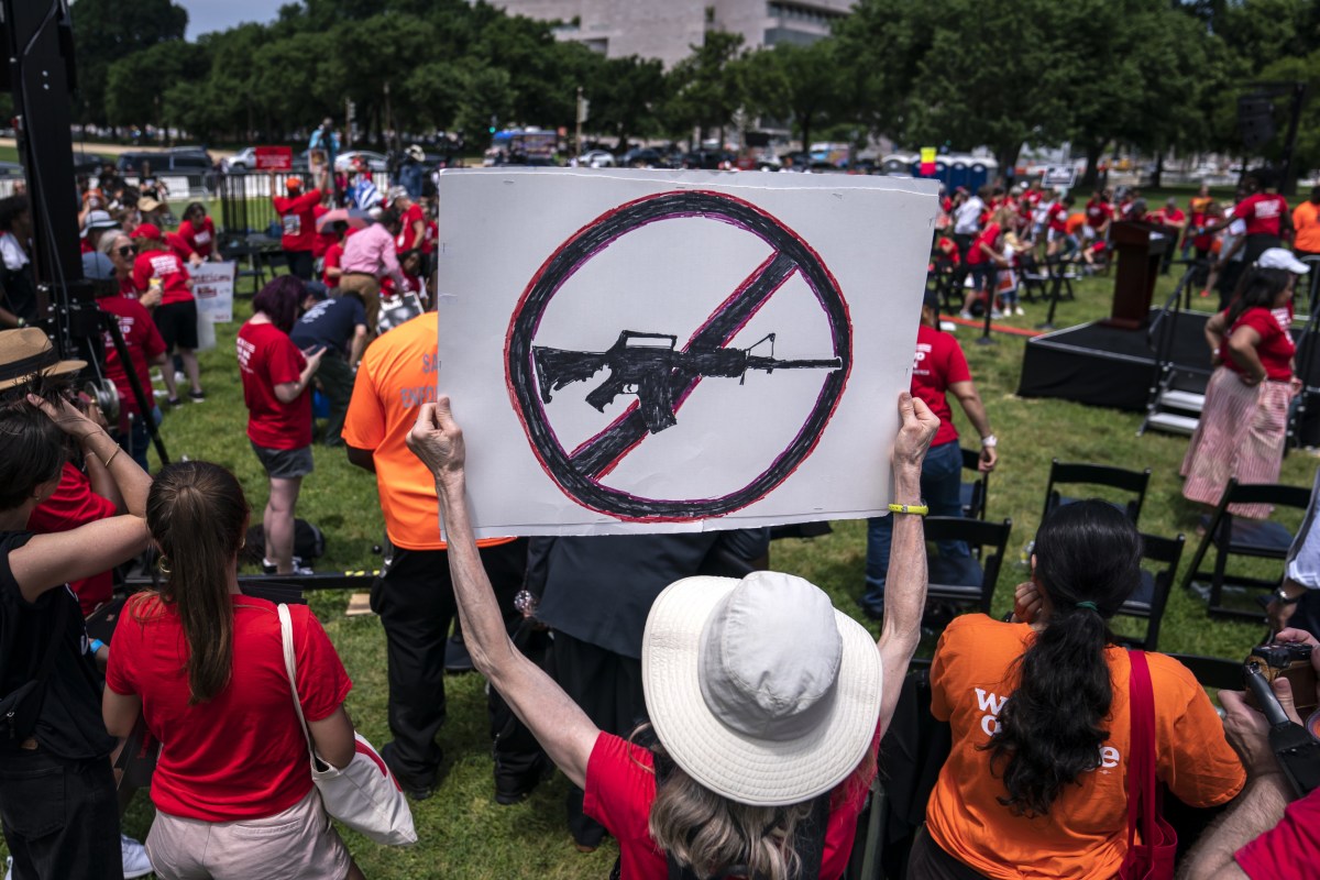 Gun Restriction Bill Passes House With Help of Republicans - Newsweek
