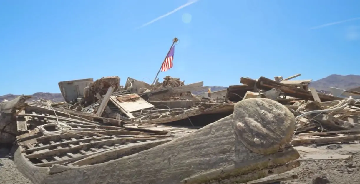 Lake Mead Drought Exposes Creepy Long-Lost Boat Loaded With Artifacts ...