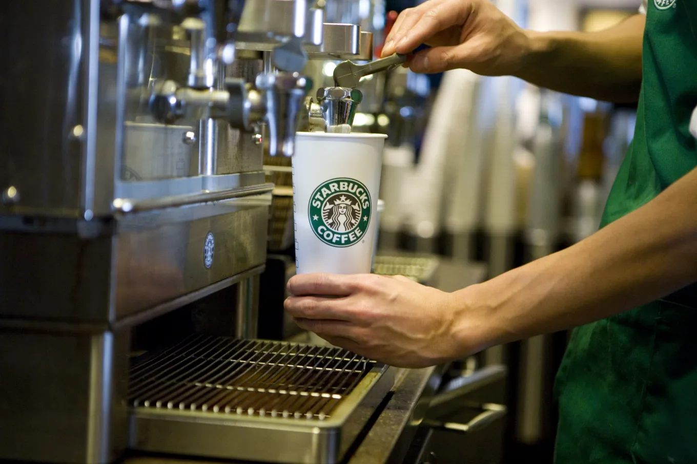 Barista Hits Back at Starbucks Workers Who Complain About ‘Innocent ...