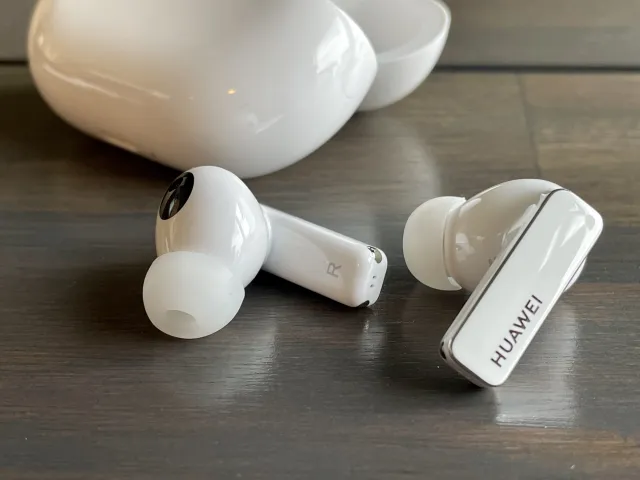 Huawei Freebuds Pro 2 Review: Impressive Sound, Beautiful Design - Newsweek