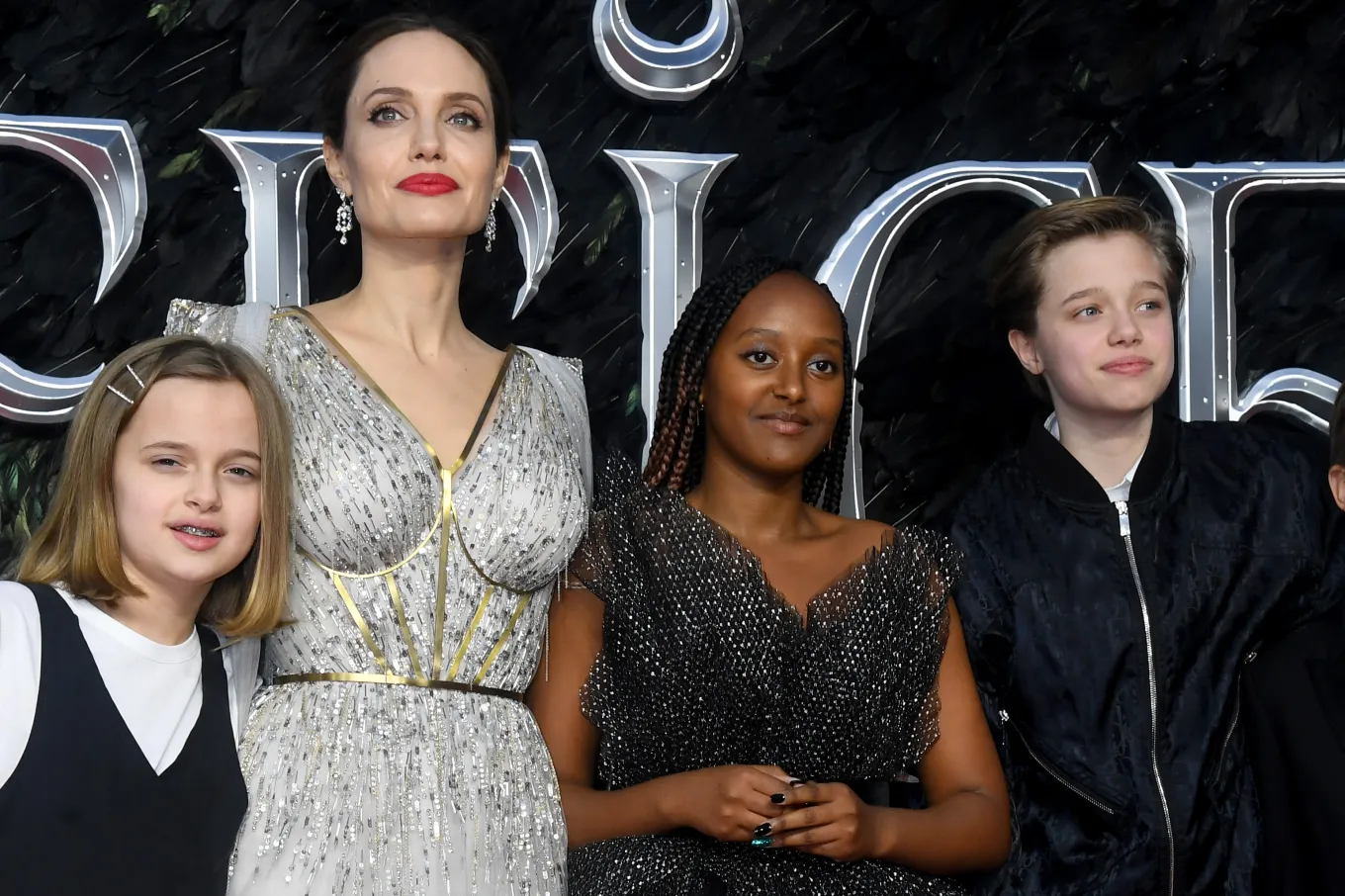 Angelina Jolie Takes Daughter Vivienne To Meet ‘Dear Evan Hansen’ Cast ...