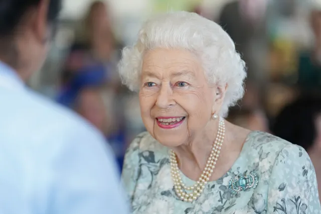 Queen Makes First Public Appearance Since July to Greet New Prime ...