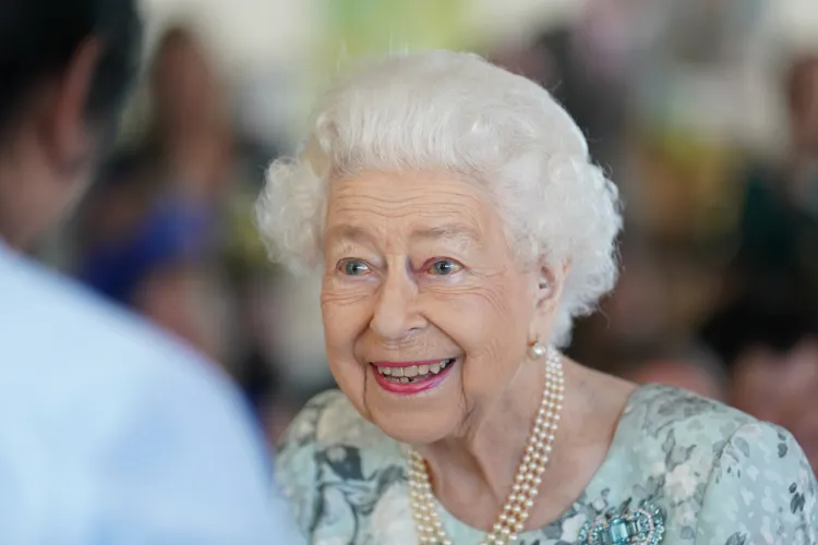 Queen Elizabeth Relationship With Adviser Made Palace Staff Jealous ...