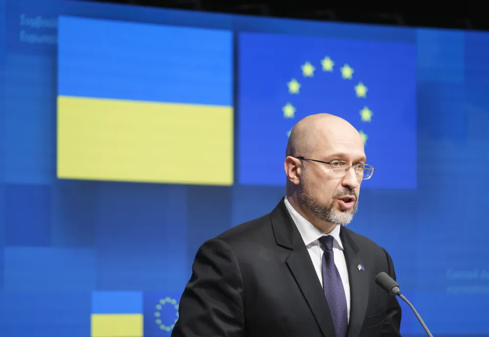 Ukraine May Drop Mandatory Military Service as Russia Struggles to Man ...