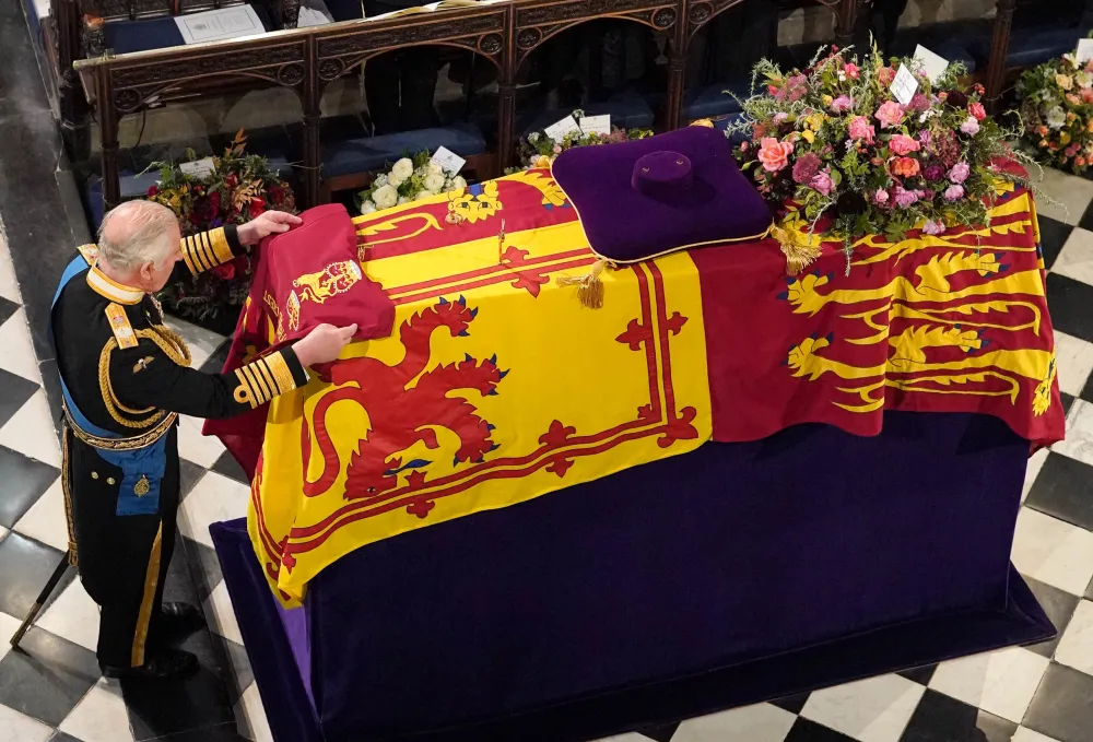 Queen Elizabeth II Funeral Updates: Queen, Husband Buried Together ...