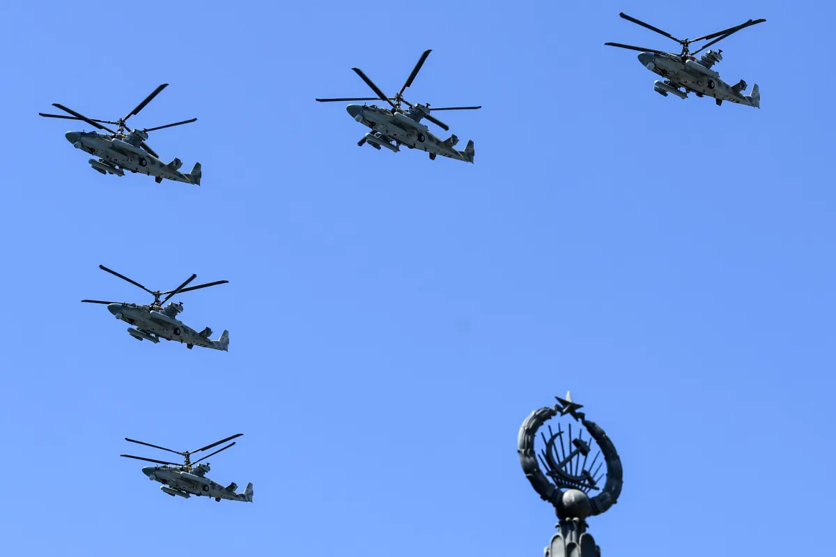 Video Shows Russian ‘Alligator’ Chopper Fall From Sky After Ukraine ...