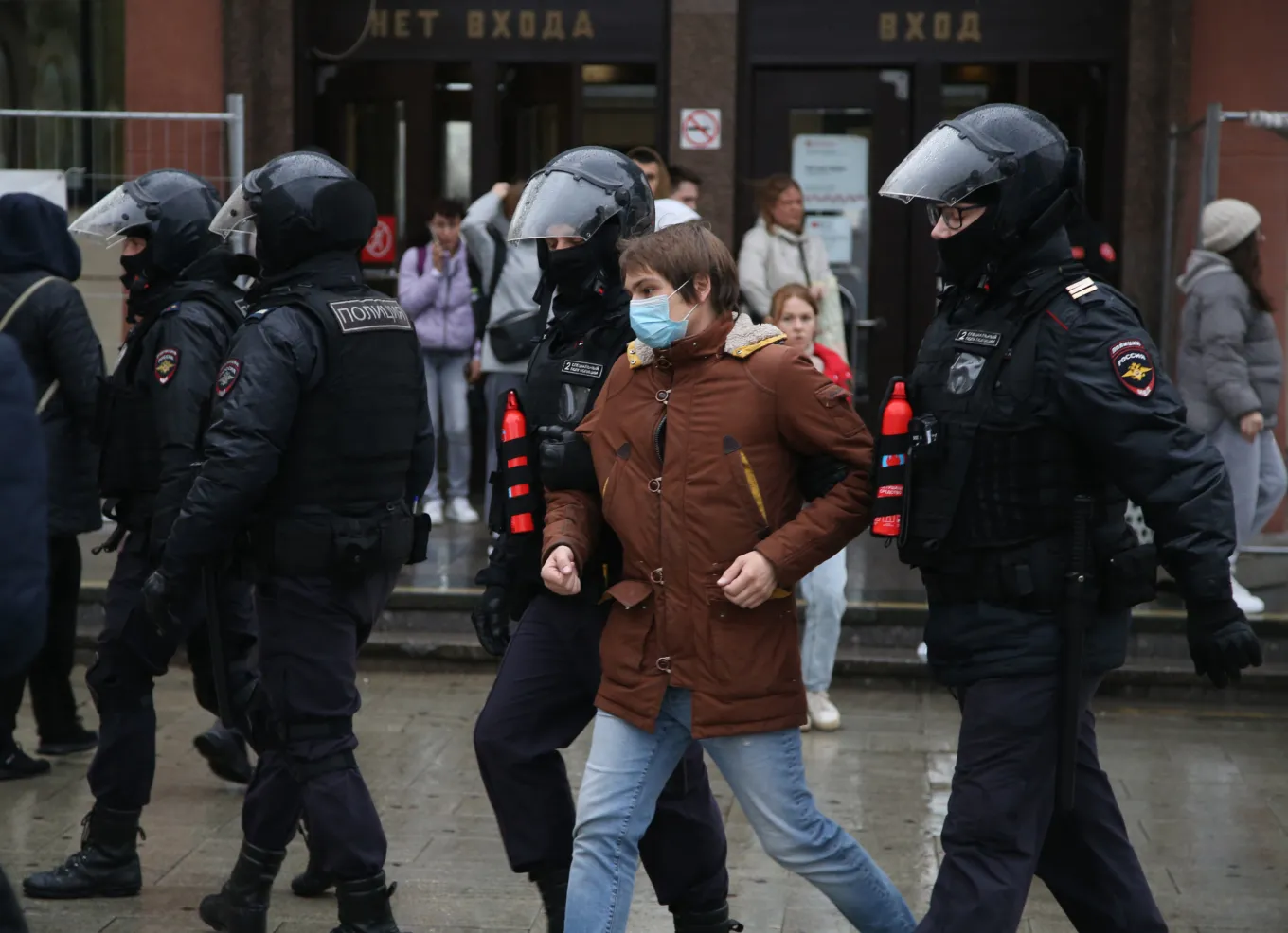 Dagestan Women Confront Police in Mass Demonstration Against Putin’s ...